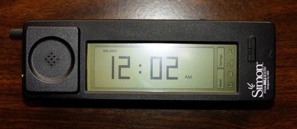 El primer smartphone cumple 20 años y tení­a pantalla táctil